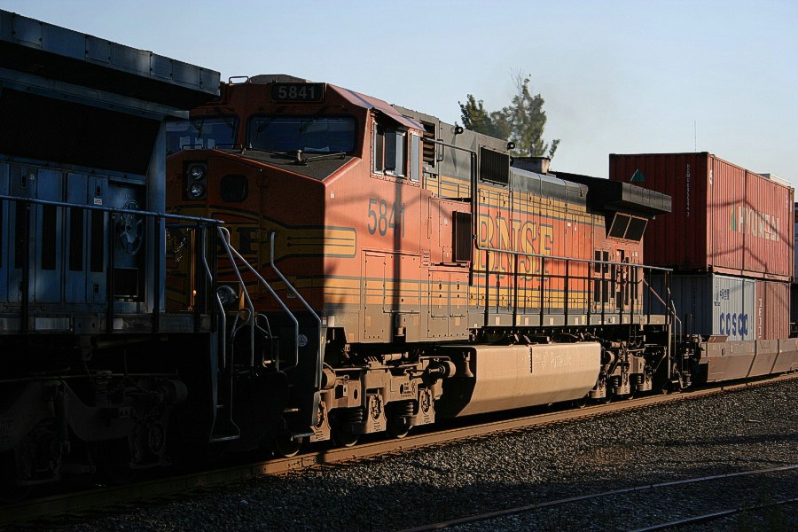 BNSF 5841